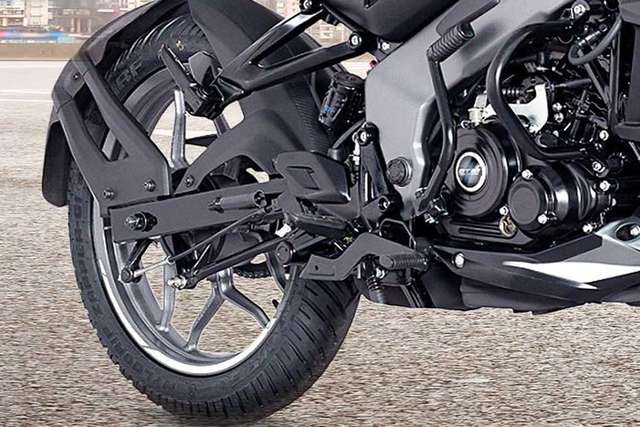 Bajaj Pulsar Series Bikes in India 2026 - Price, Mileage, Specs & Top ...